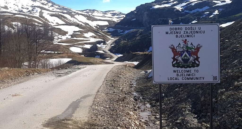 POSTAVLJENI DVOJEZIČNI ZNAKOVI NA ULAZIMA U MZ BJELIMIĆI | Bjelimići